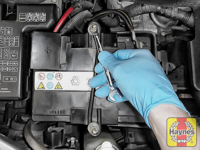 Battery check Mitsubishi Shogun Pinin 2001 - 2006 | Haynes Manuals ...